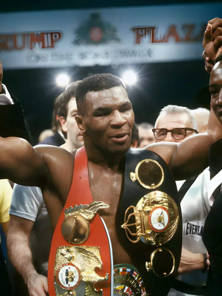 Mike Tyson Returns: Career Highlights of The Youngest Heavyweight ...