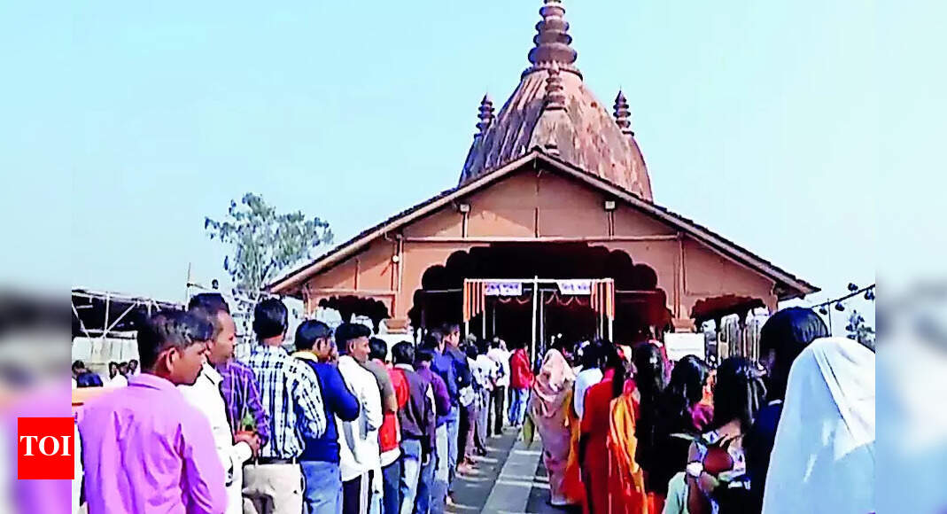 Shiva Dol Temple: Thousands of devotees throng Shiva Dol temple in ...
