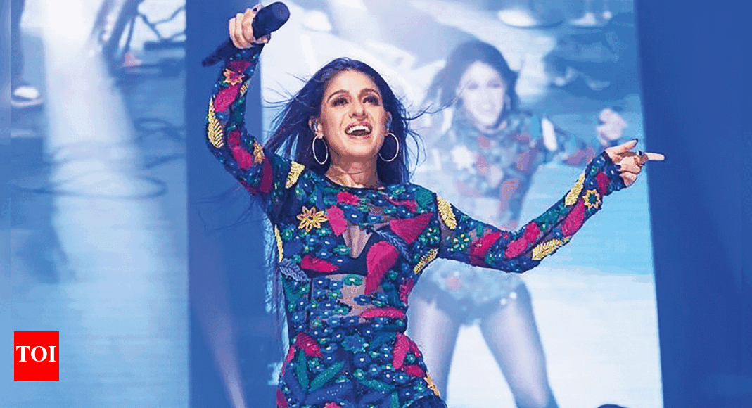 People are liking the new me, says Sunidhi Chauhan | Hindi Movie News ...