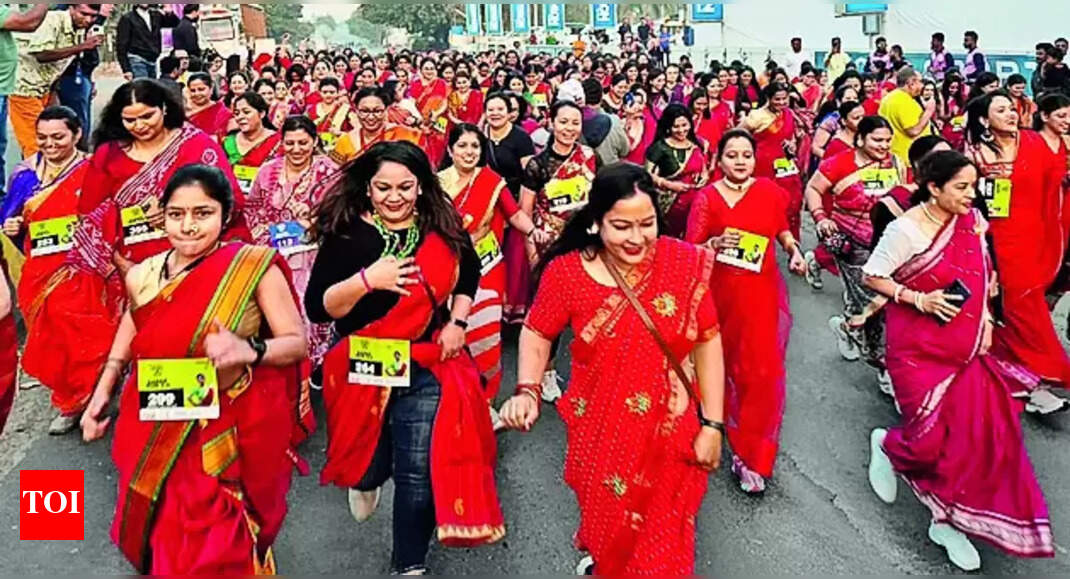 Sari Run: 280 Women Run in Sari for 3km to Promote Fitness Among ...