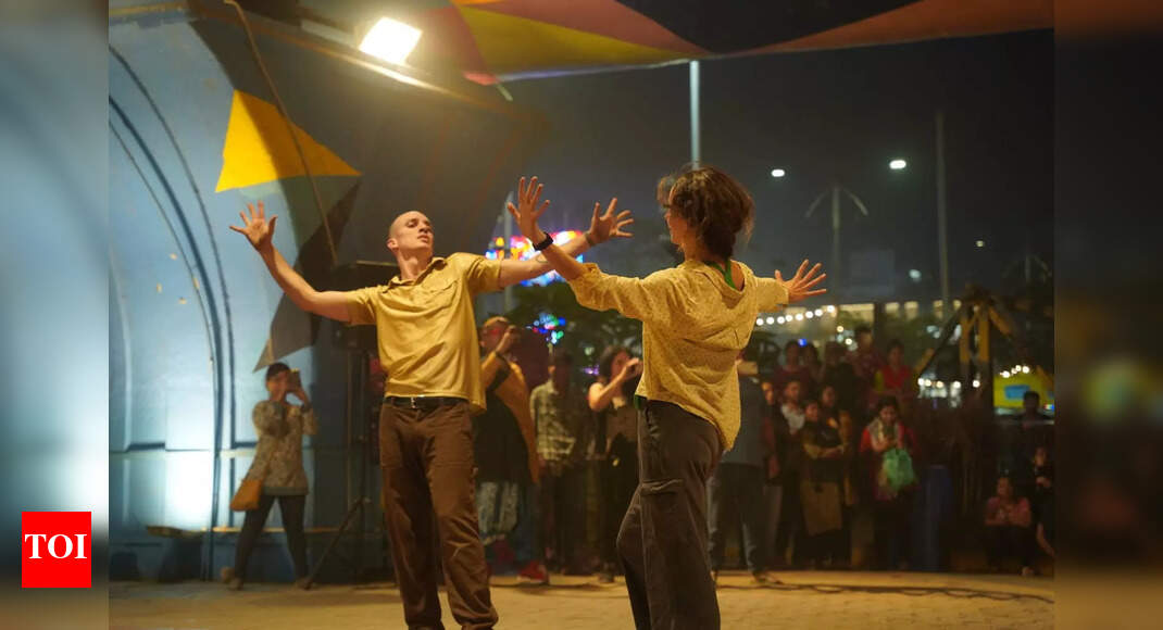 Kolkata hosts event celebrating different forms of dance - Times of India