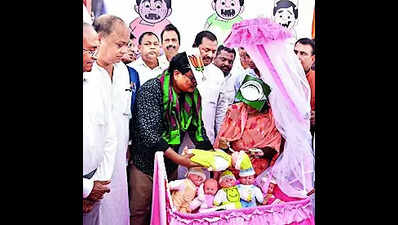 BJD-BJP: Cong performs mock puja for ‘kids’ born out of ‘BJD-BJP wedlock’ | Bhubaneswar News ...
