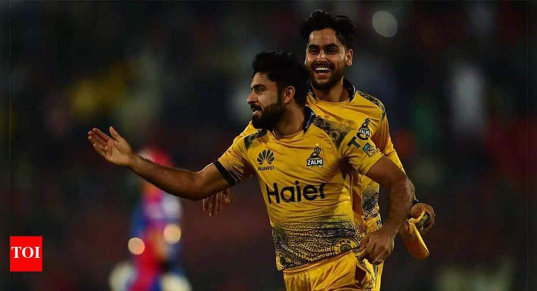 Watch: Peshawar Zalmi's thrilling last over win against Karachi Kings ...