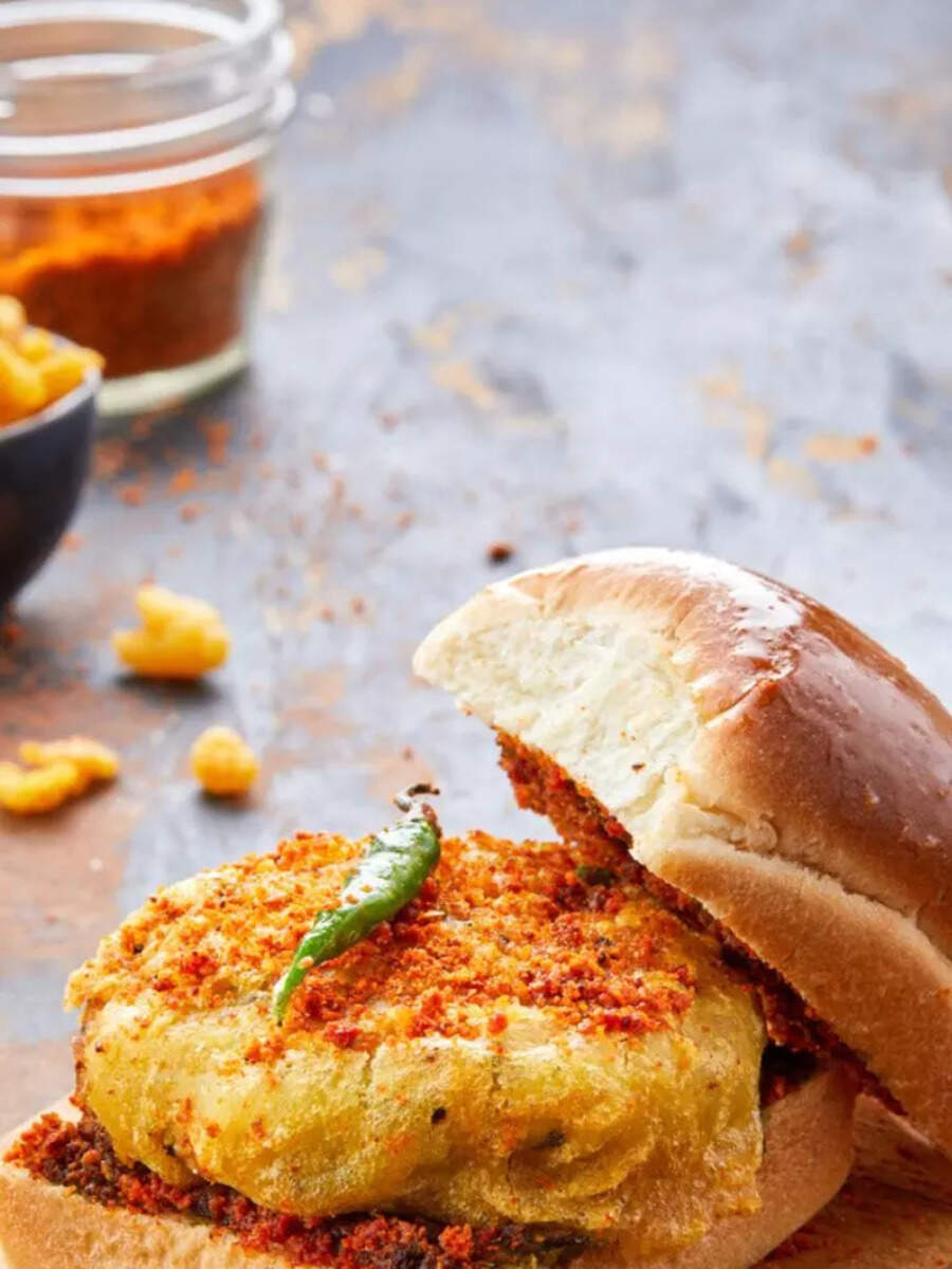 vada pav varieties: 10 Exciting Vada Pav Variations You Need To Try ...