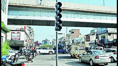 Hi-Tech Traffic Lights: Relief in offing as Ludhiana gets its first hi-tech traffic lights ...