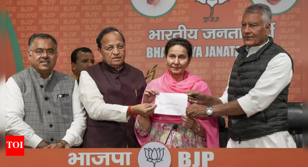Former Congress MP Preneet Kaur joins BJP; praises PM Modi's policies ...