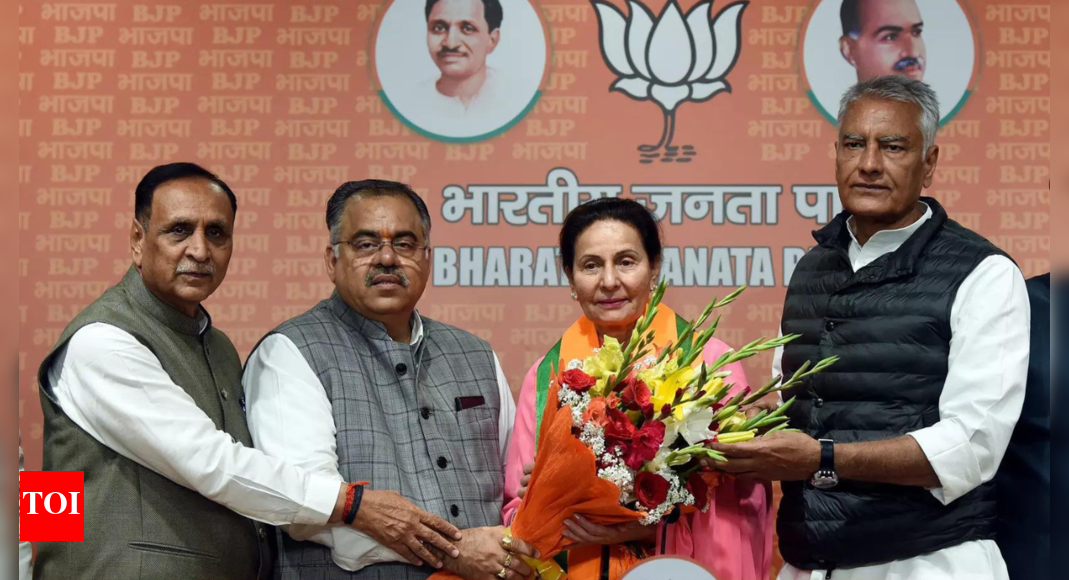 Preneet Kaur, who was suspended by Congress for anti-party activities ...