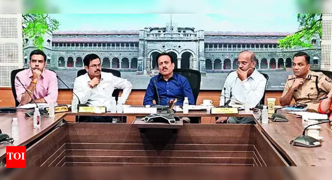 BJP Minister Girish Mahajan: Mahayuti to Win All 8 Seats in Nashik ...