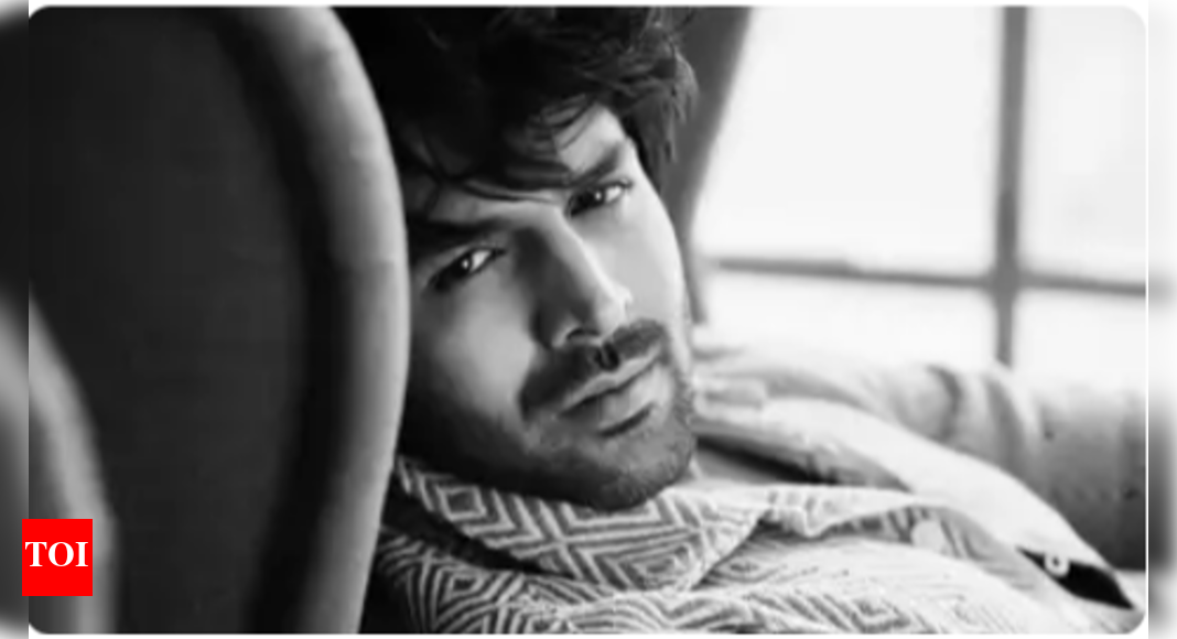 Kartik Aaryan buys new luxury car, his pet Katori joins the ...