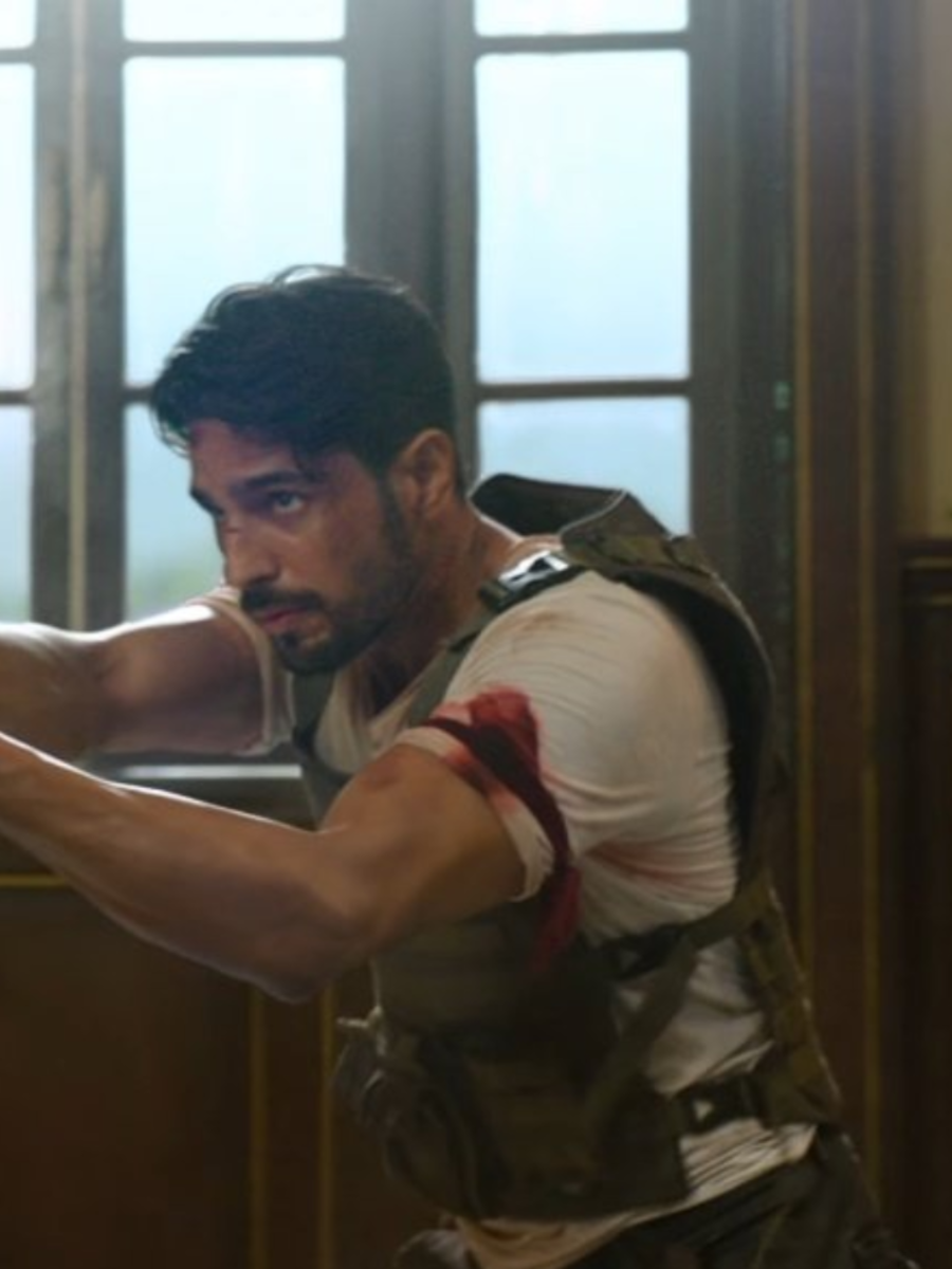 Yodha Review: Sidharth Malhotra Races Against Time To Save His Country ...