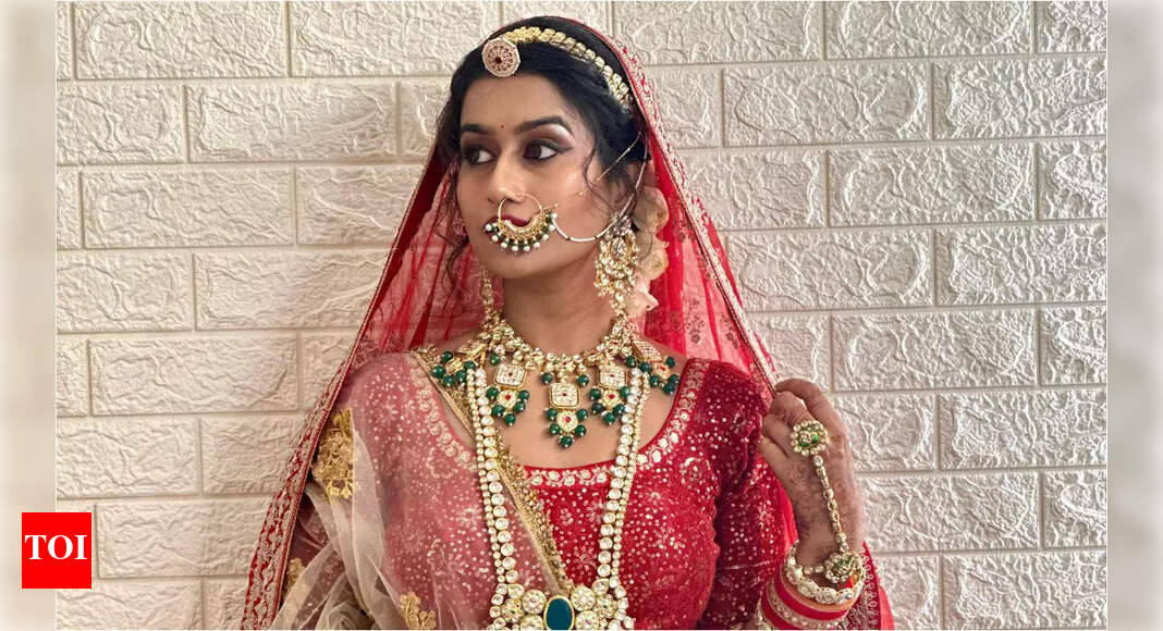 Actress Manisha Saxena becomes a bride for the time on-screen for Milke ...
