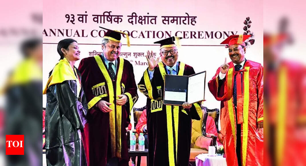 Convocation Ceremony: NLIU 13th Convocation Ceremony at Bhopal ... Convocation Ceremony: NLIU 13th Convocation Ceremony at Bhopal ...