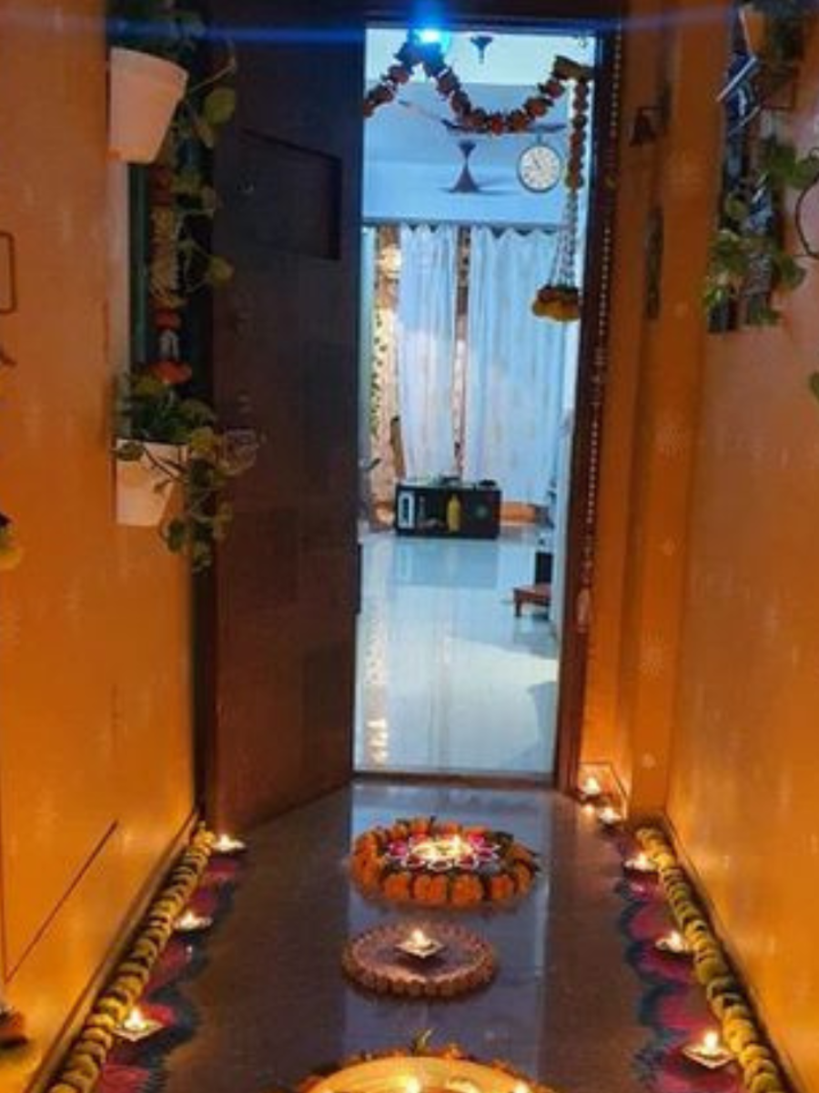 Decorate Your Entrance With These Beautiful Rangoli Designs. | Times Now