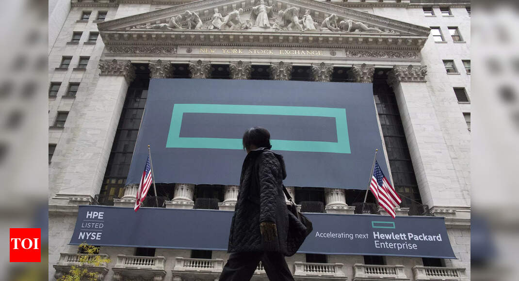 How a 13-year-old, $11 billion HP deal may land two tech executives in ...