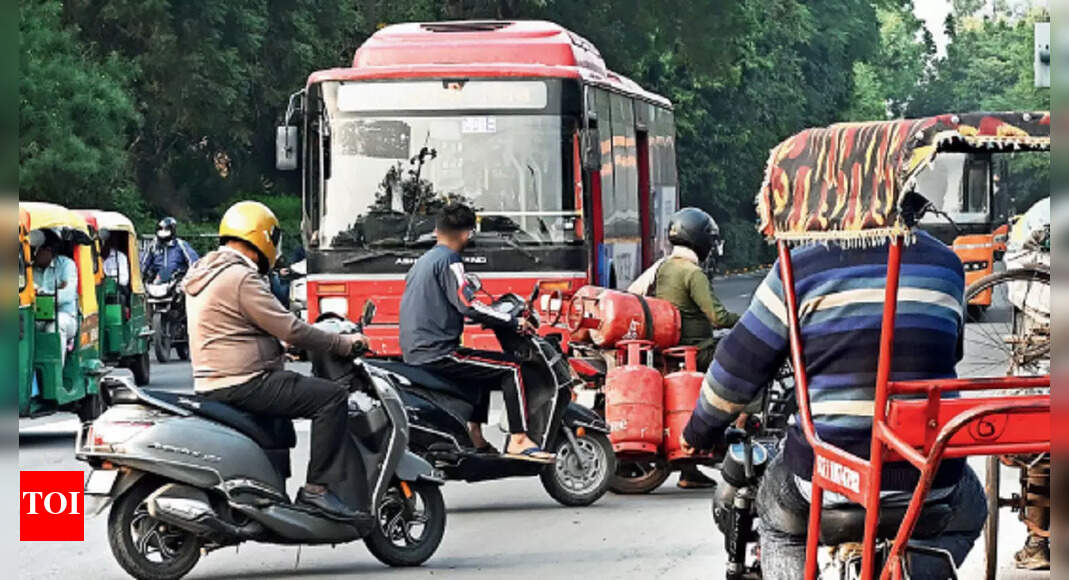 Signal Violations Rising Traffic Signal Violations In New Delhi