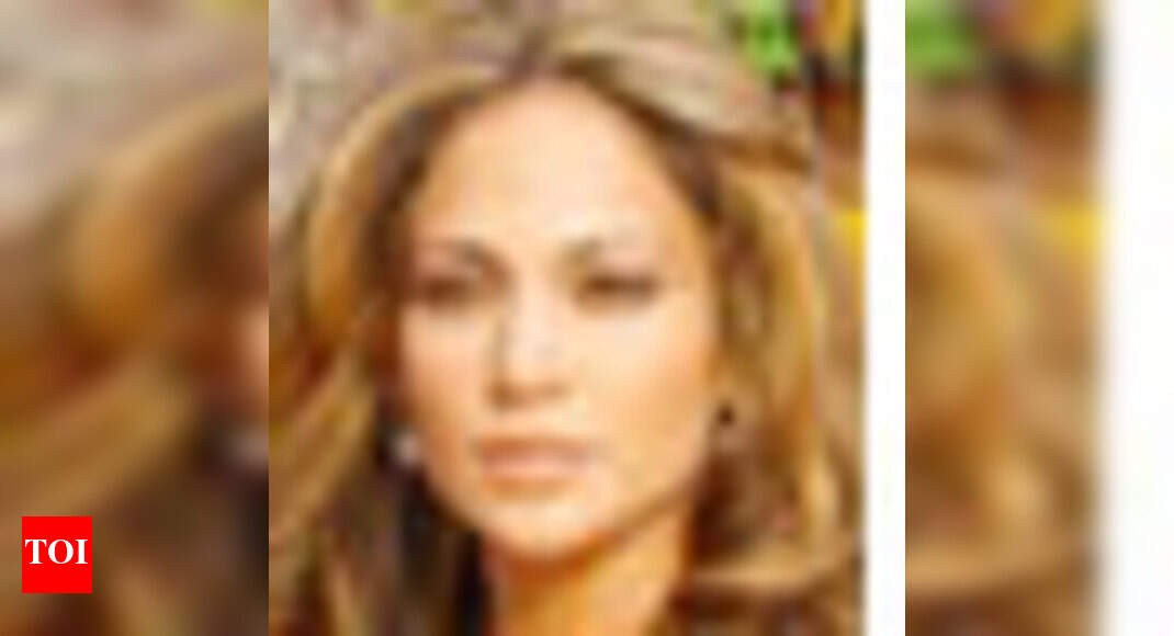 J Lo's book to focus on paparazzi | English Movie News - Times of India