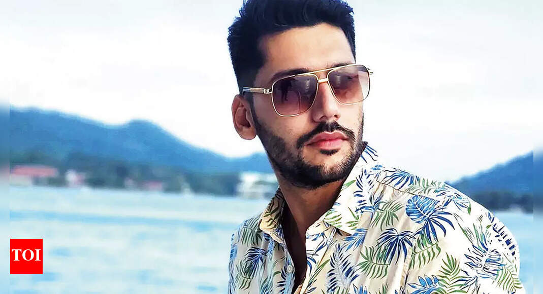 Working with Hrithik Roshan was a fan moment for me, says Lucknowite ...