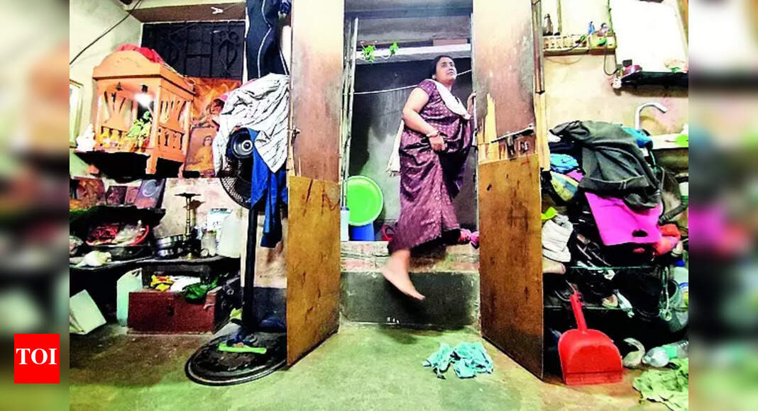 Safety Concerns: Kolkata building collapse | 'Floor sinking deep into ...