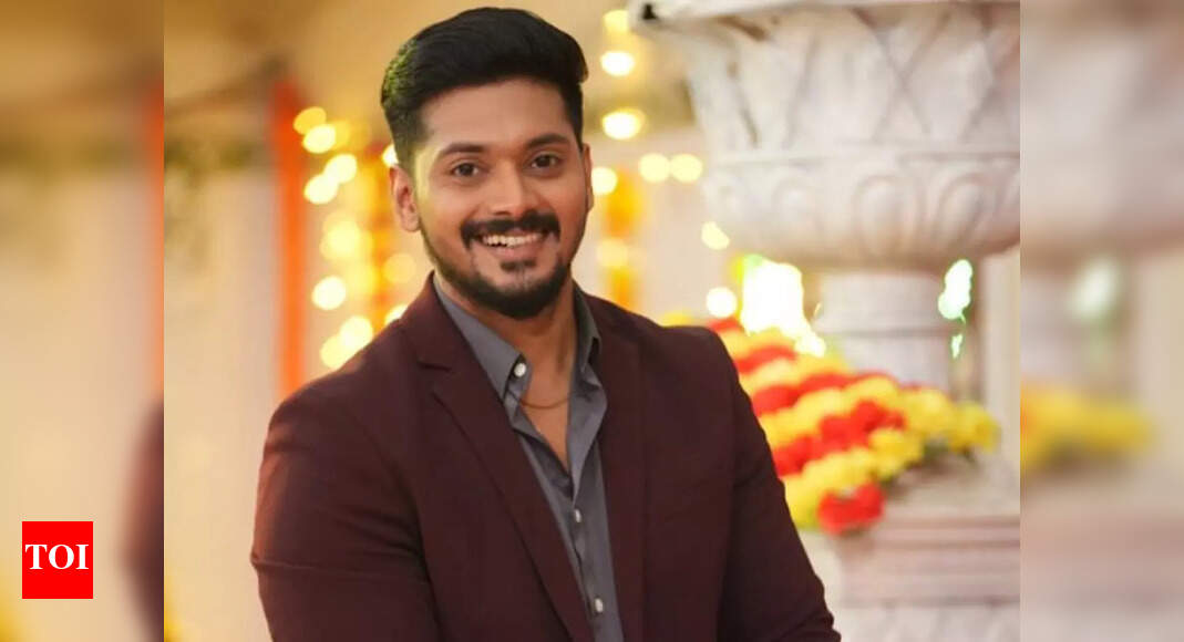 Actor Santhosh quits Tamil daily soap 'Anna' - Times of India