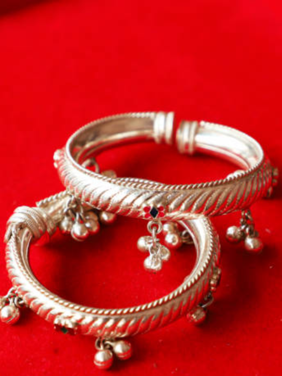 Silver Jewellery Cleaning: Easy Ways To Clean Silver Jewellery At Home ...