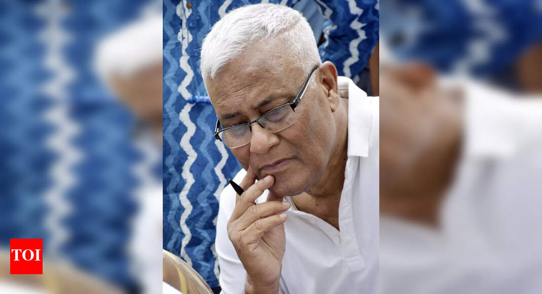 Professor Ranjan Das turns filmmaker at the age of 75 - Times of India