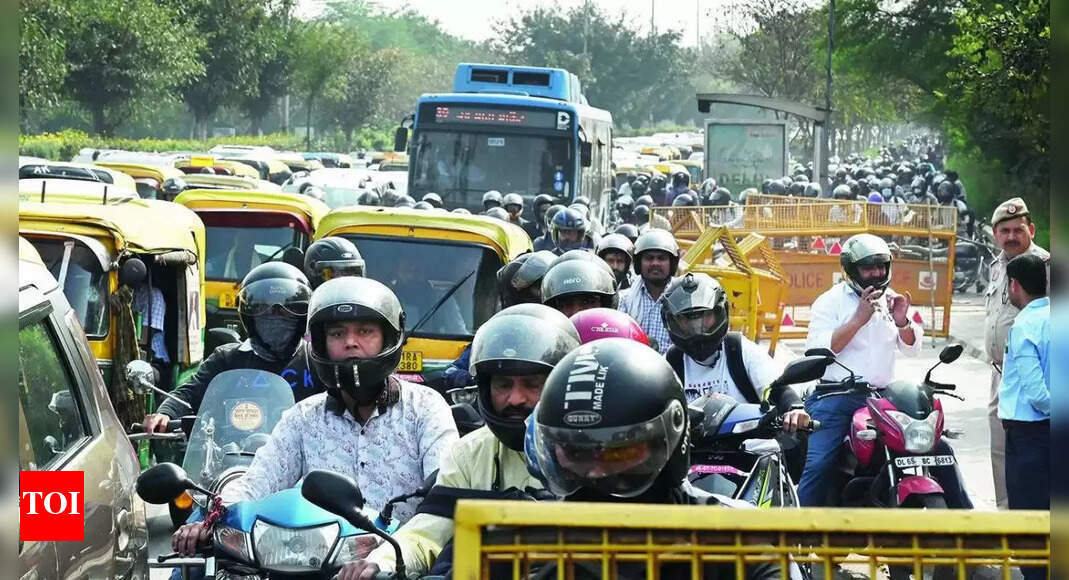 Traffic Jams: Barricades, Diversions Make Commute A Nightmare As Jams ...