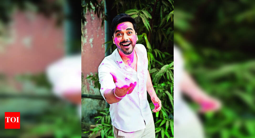 I love soaking in the Holi rain dance: Samar Vermani - Times of India