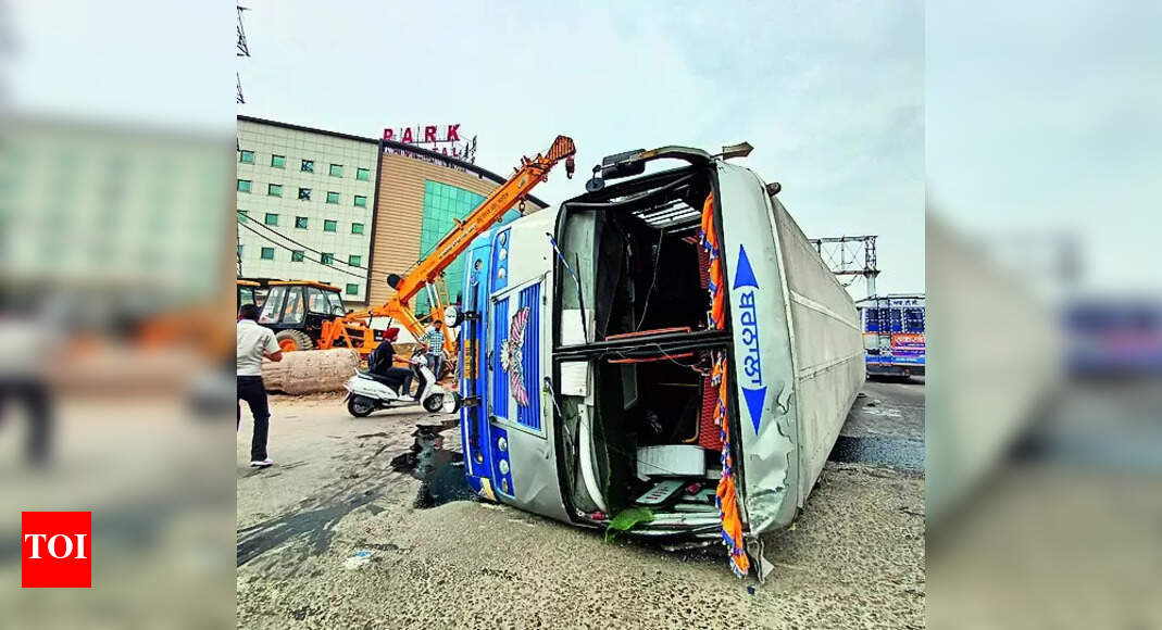 PRTC Bus Overturns: Prtc Bus Overturns After Being Hit By Truck; 11 ...