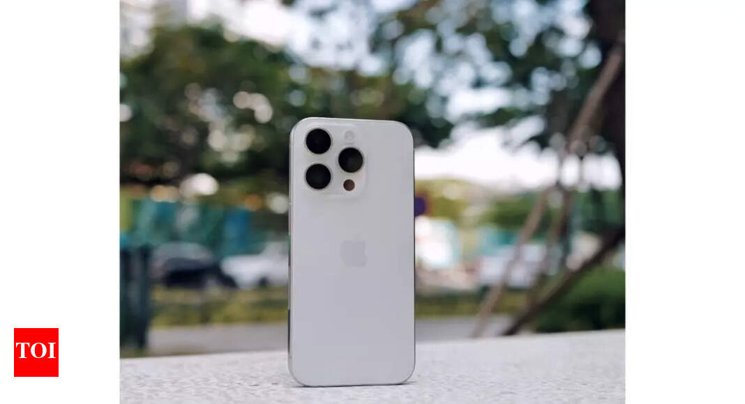 How to use voice isolation on iPhone to block background noise during ...