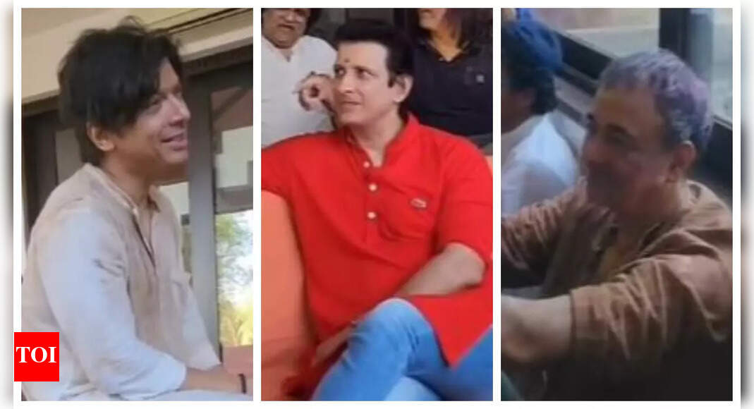 Sharman Joshi celebrates Holi with '3 Idiots' director Rajkumar Hirani ...