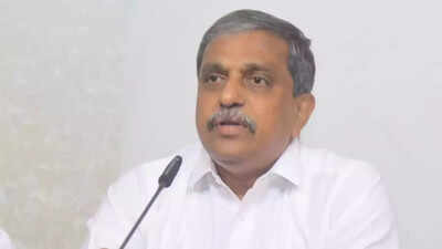 Chandrababu Naidu is like a fake currency, people will not believe: Sajjala Reddy | Vijayawada ...