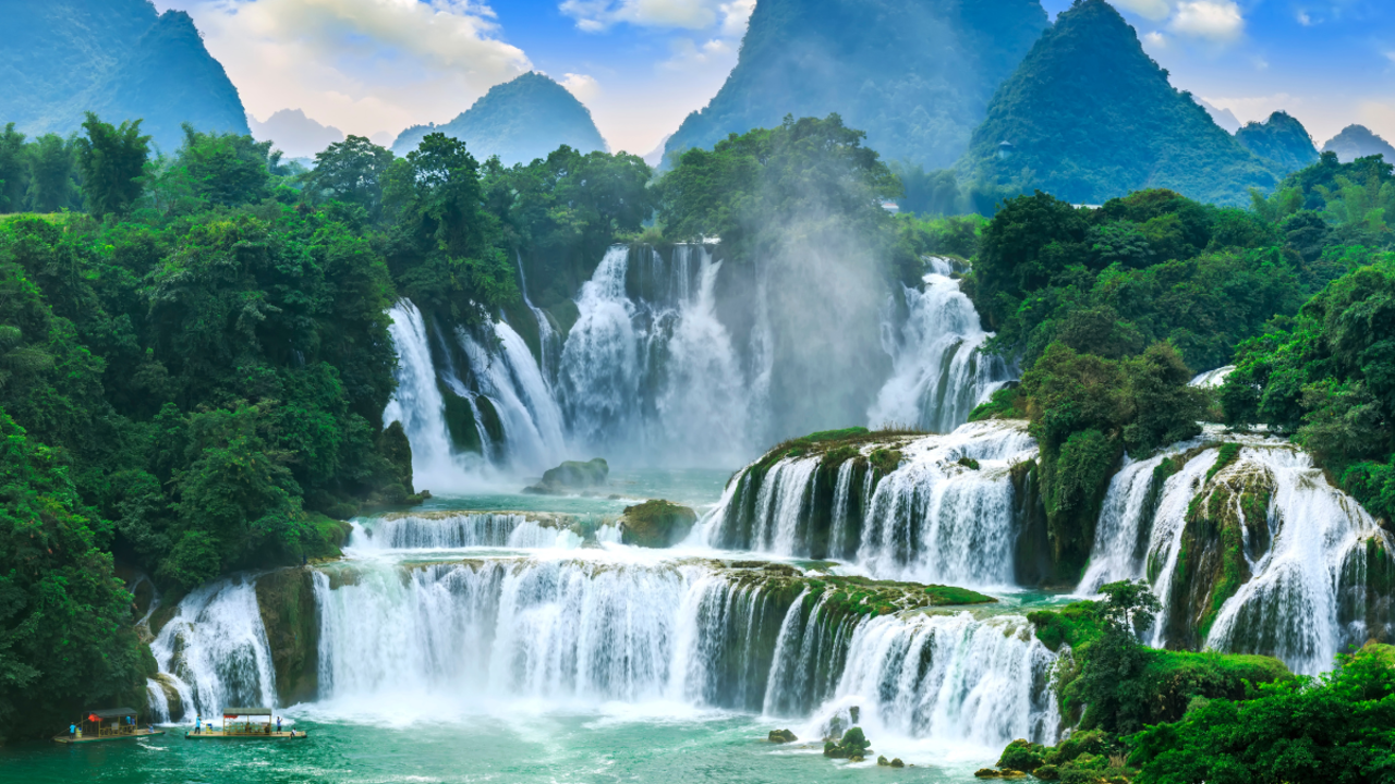 5 Lit Waterfall Spots in Kerala That Are a Must-Visit!