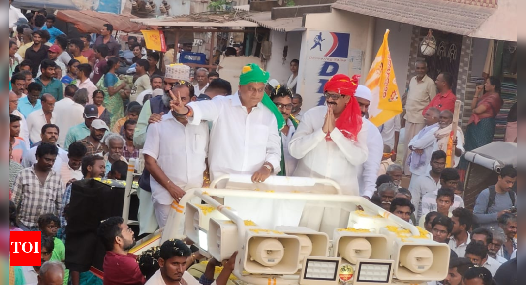 Ex minister Anam Ramanarayana Reddy launches poll campaign at Atmakur | Hyderabad News - Times ...