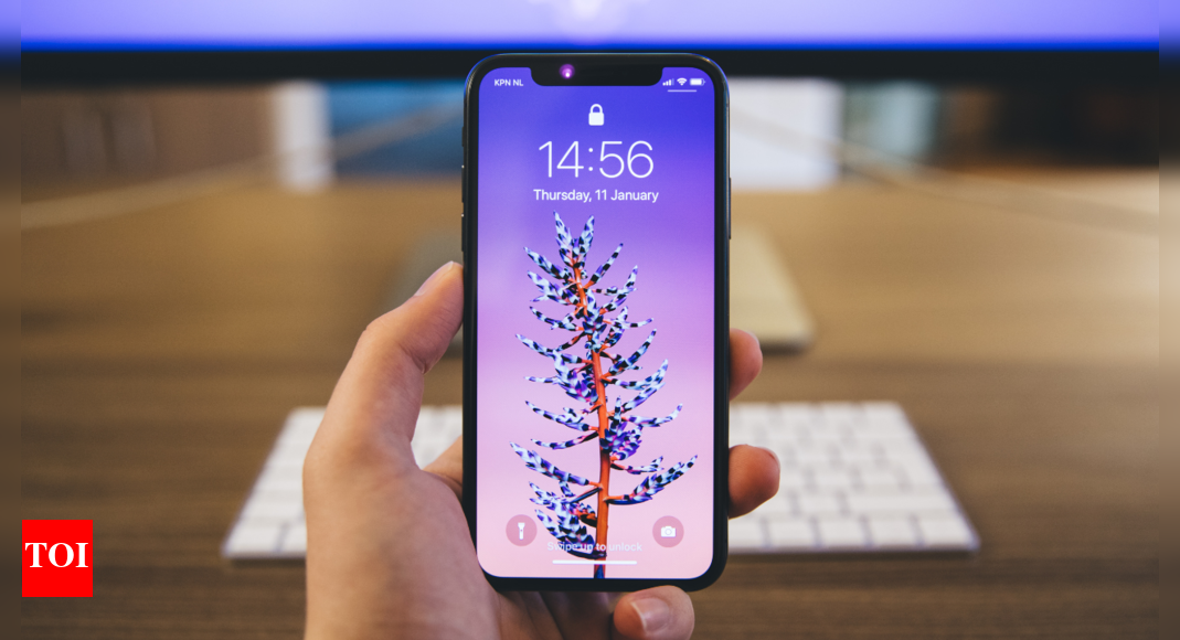 iPhone Finger: Do you have an iPhone finger? Is it harming your health ...