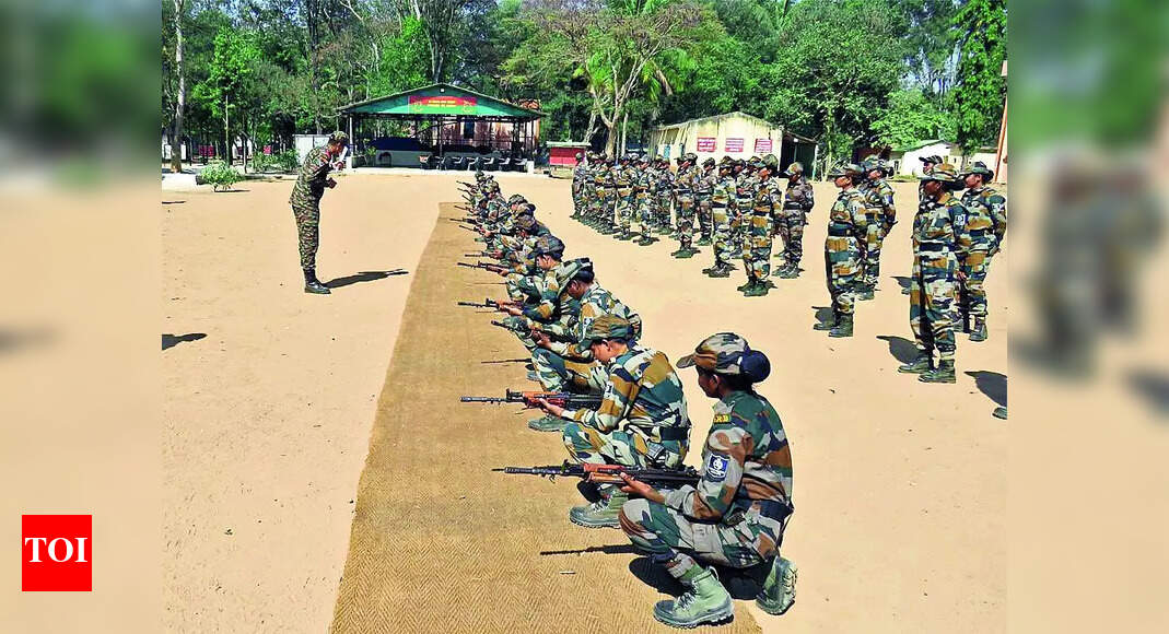 Indian Army: Indian Army Trains Women Constables Of Jharkhand Police To ...