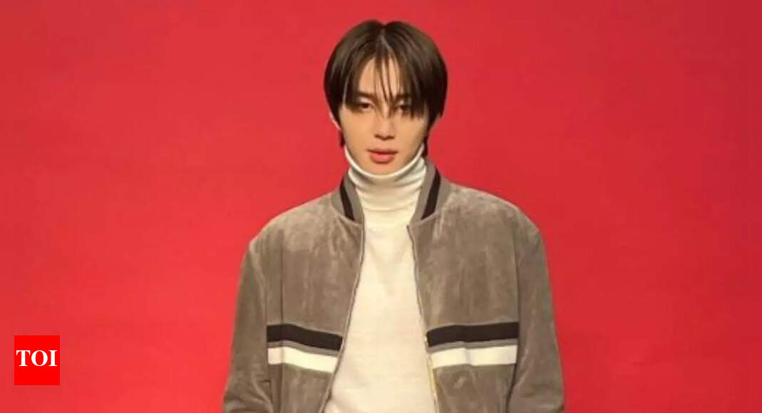 NCT's Jungwoo brings a smile to fans' faces after LASIK eye surgery | K ...