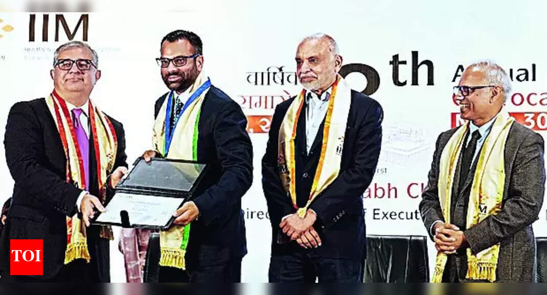 Eight Students Get Gold At 8th Convocation Of Iim-v | Visakhapatnam News - Times of India