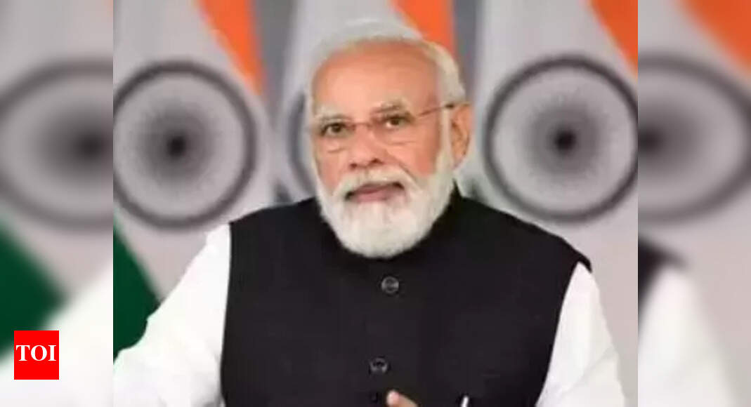 Modi: Modi Makes Quick Stops To Motivate Cadre | Mumbai News - Times of India