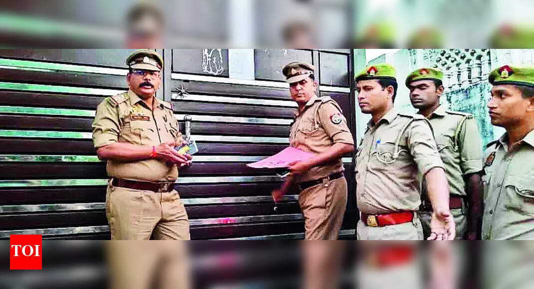 Raju Pal Murder: Raju Pal Murder: Absconding Convict Surrenders In ...