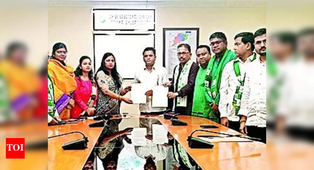 BJD: Bjd, Bjp File Complaints For Violation Of Poll Code | Bhubaneswar News - Times of India