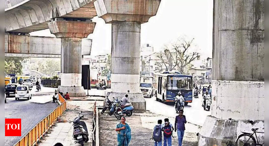 Metro Pillar: Amc To Shave Brts-blocking Metro Pillar In Akhbarnagar ...