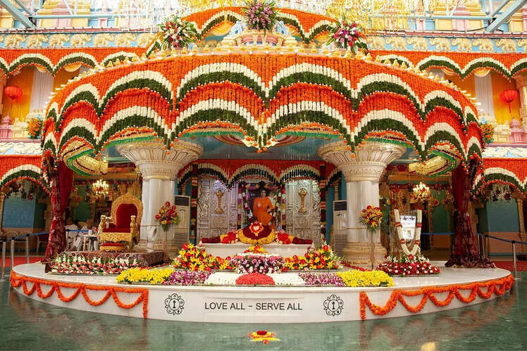 Are you a Sai Bhakta? 6 famous Sai Baba temples across the world ...