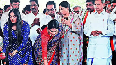 CM YS Jagan Mohan Reddy promoting murder politics in Andhra Pradesh: YS Sharmila | Hyderabad ...