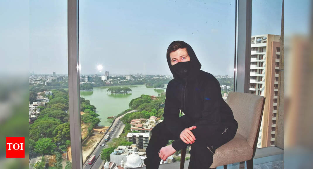 Luckily, nobody recognises me without my mask: Alan Walker - Times of India