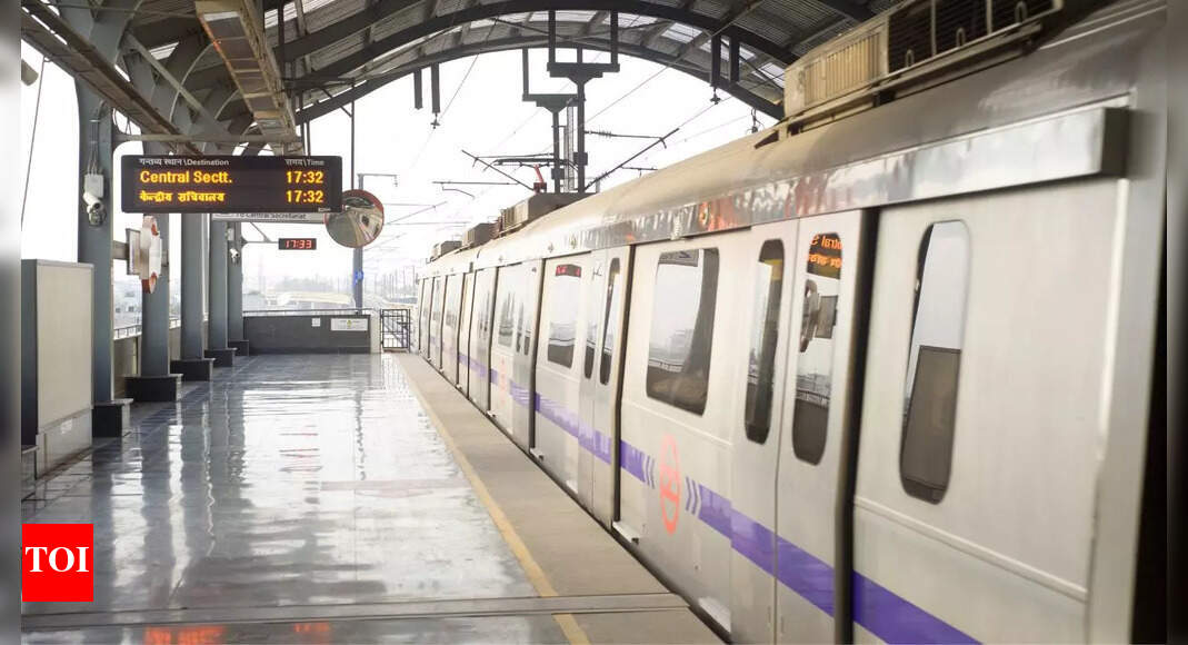 The lesser-known voices behind Delhi Metro announcements | - Times of India