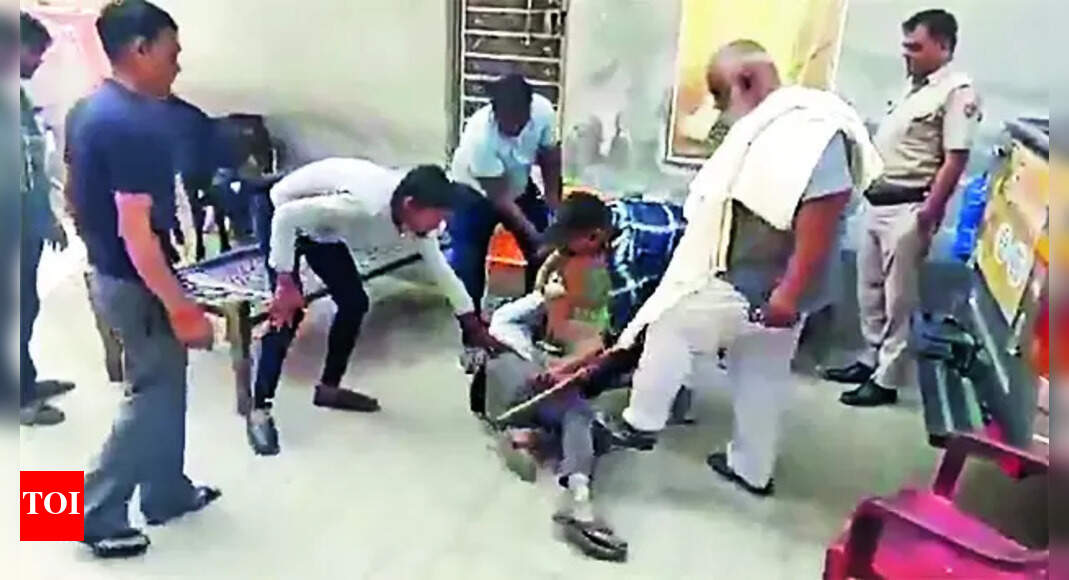 Nuh Riots Accused: Nuh Riots Accused Thrashes Man As Cop Watches ...
