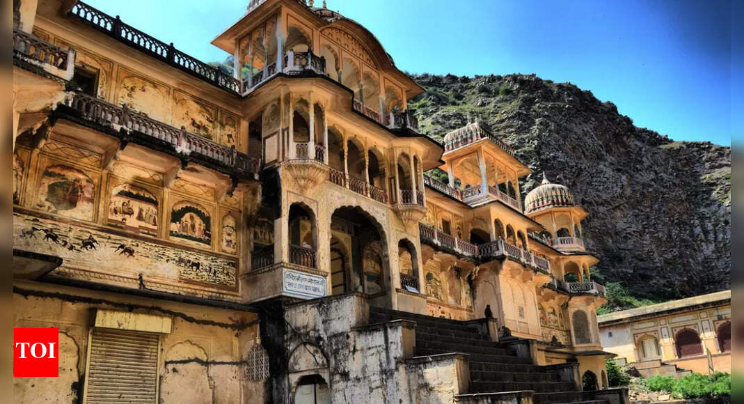 This ancient temple in Jaipur has 7 holy ponds | - Times of India