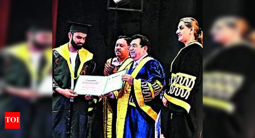 Convocation Ceremony: Over 1,600 Degrees Awarded At Ggdsd | Chandigarh ...