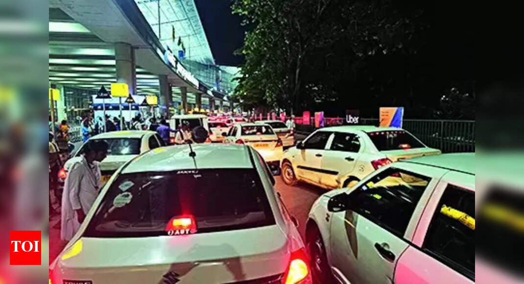 Evening Traffic Chaos: Evening Traffic Chaos At Airport After Parking ...