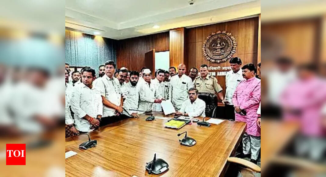 Sujay Nashik: Mahayuti Team Meets Nagar Sp Over Audio Clip Of ‘threat ...